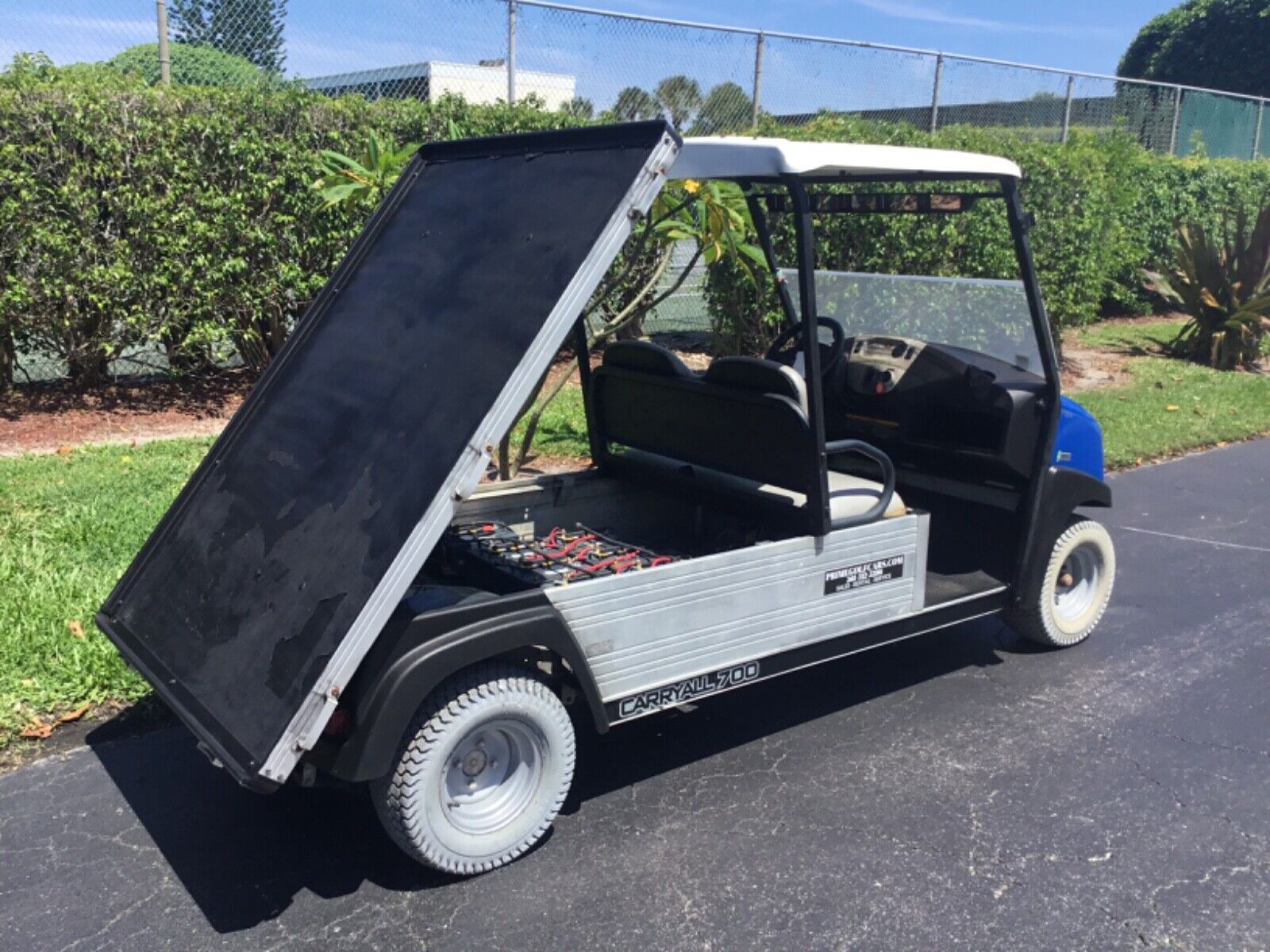 2017 Club Car Carryall 700 utility golf cart [electric dump bed] for sale